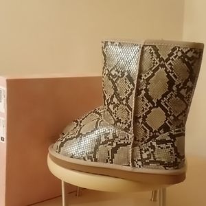 Cape Robbin | Shoes | Lizzard Booties | Poshmark